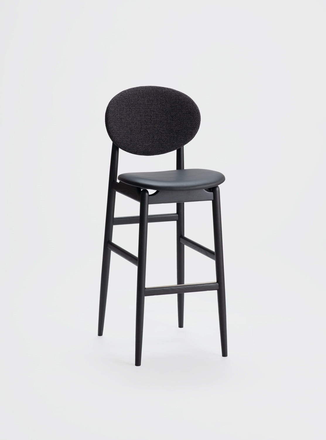 Outline Barstool 75/65 / Sumi – HIRATA CHAIR TOKYO|公式オンラインショップ